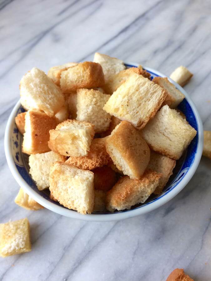 Are bread crumbs the same as croutons?