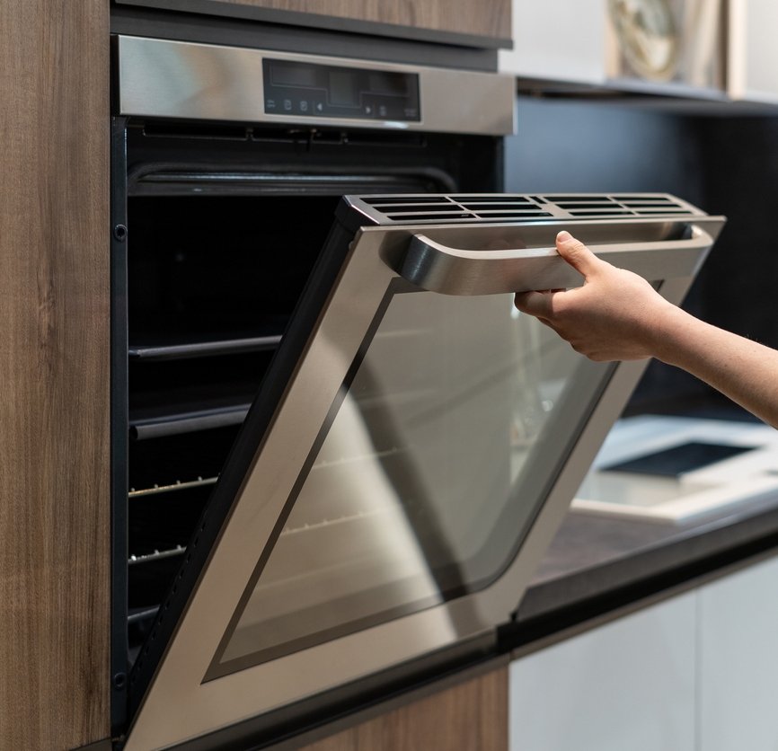 Are fumes from oven cleaning dangerous?