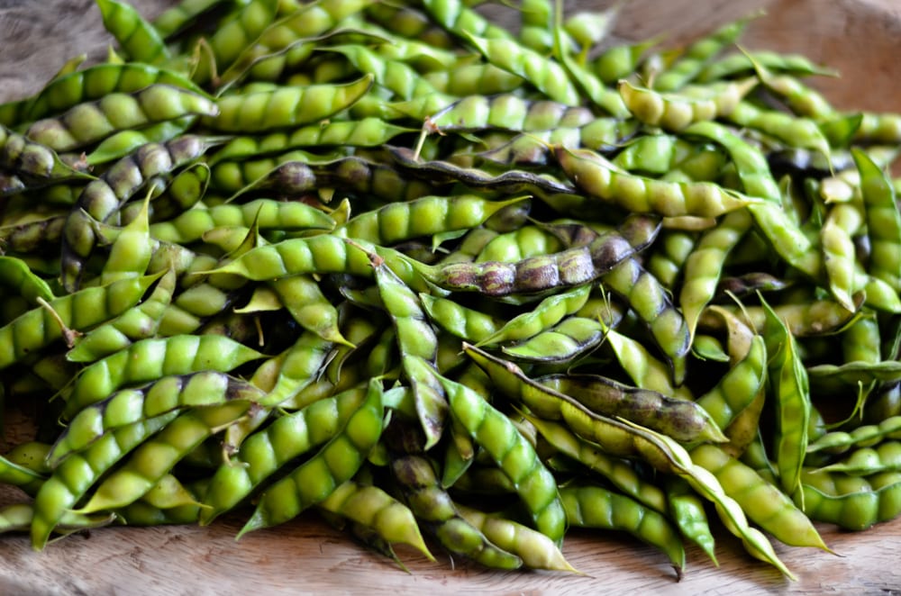 Are pigeon peas the same as green peas?