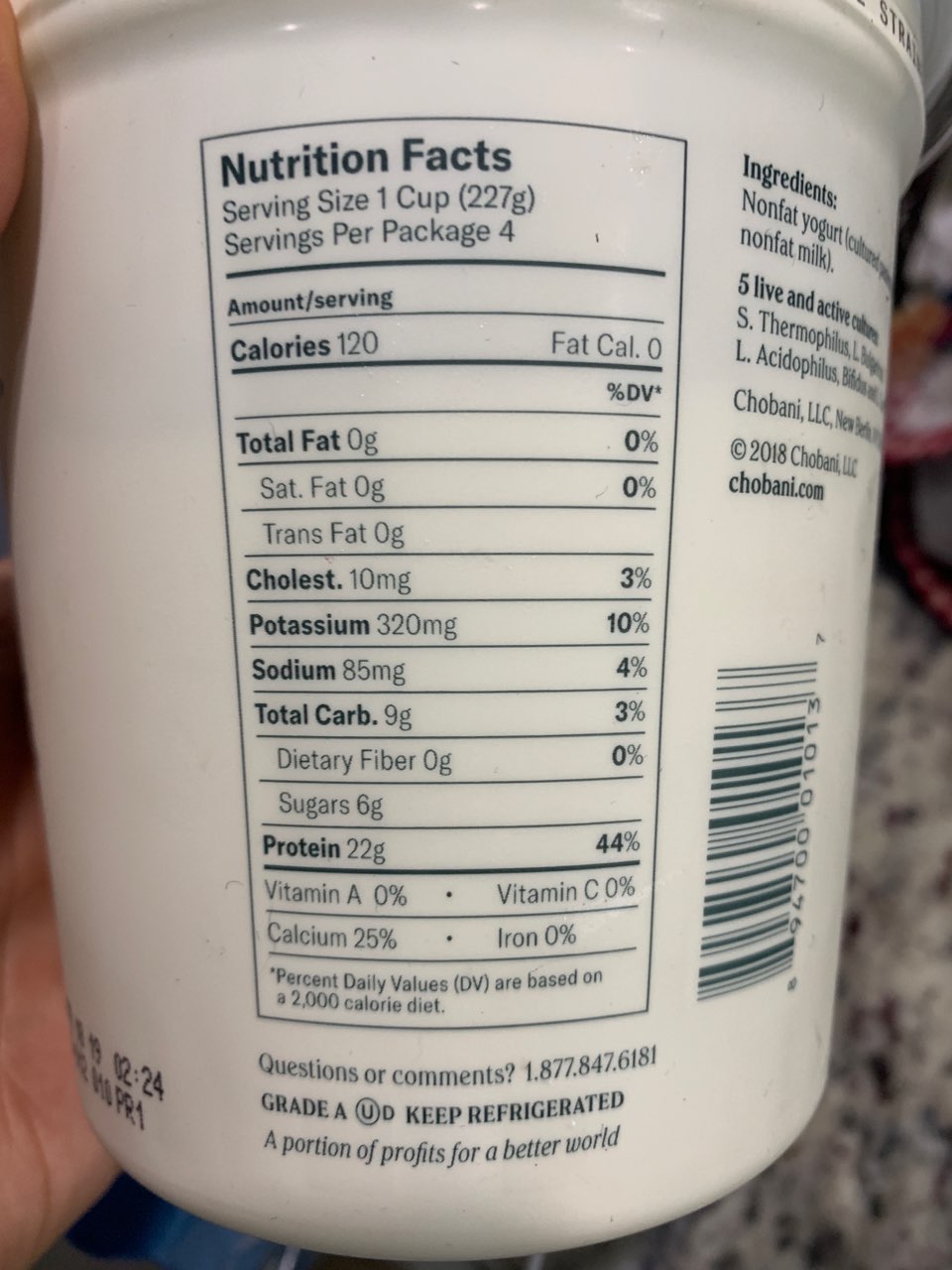 Are there carbs in nonfat Greek yogurt?