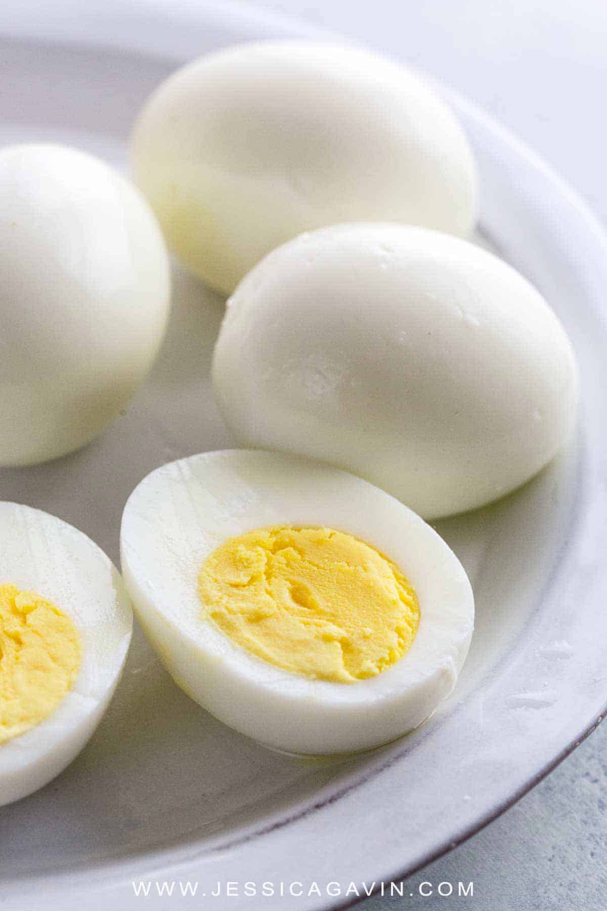 Can I boil eggs with shell in soup?