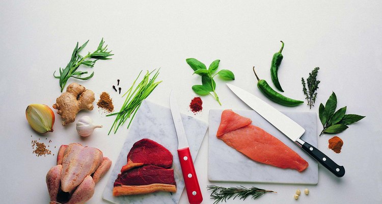 Can you cook raw meat and vegetables in the same pan?