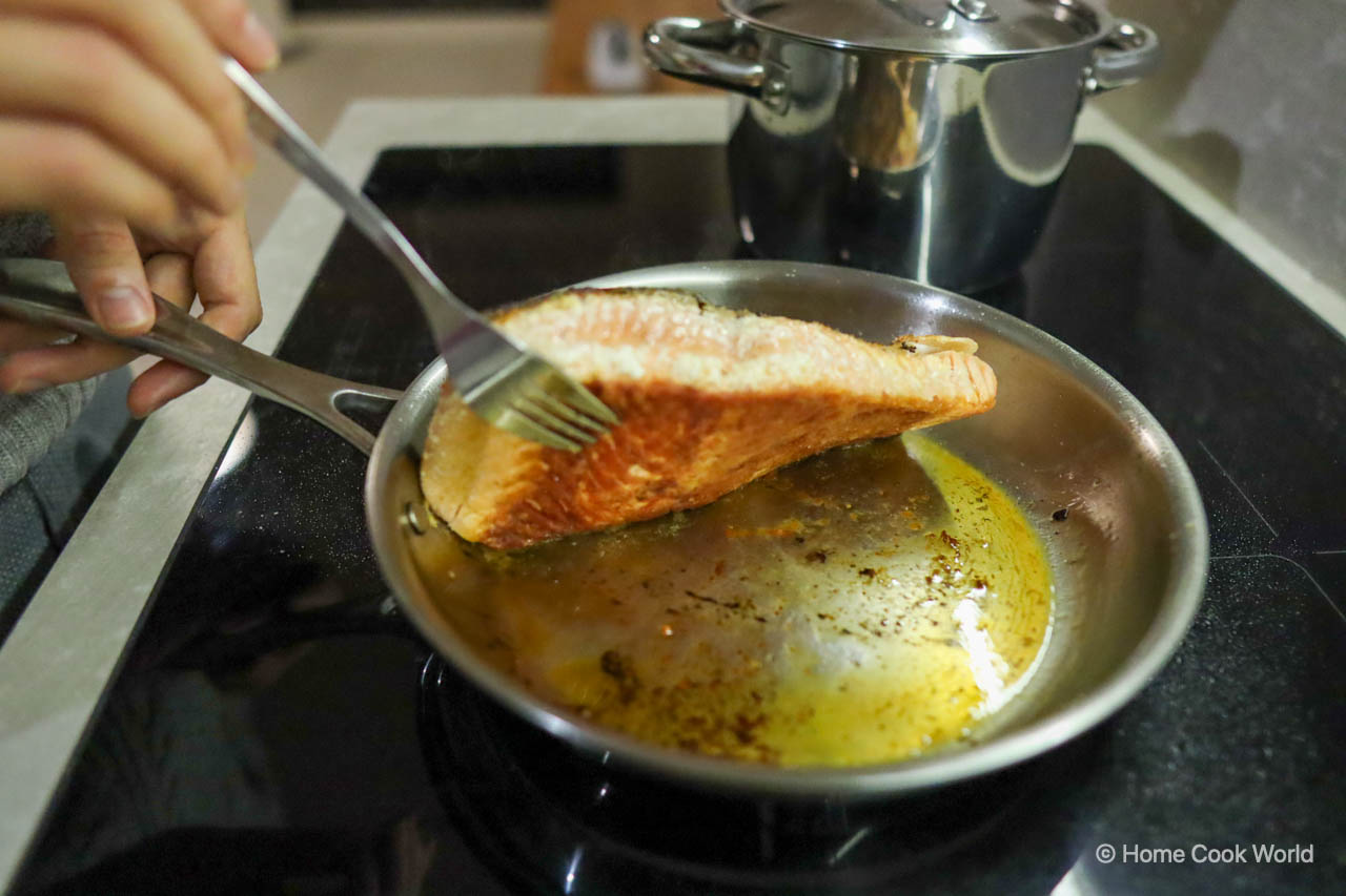Can you cook salmon on non stick pan?