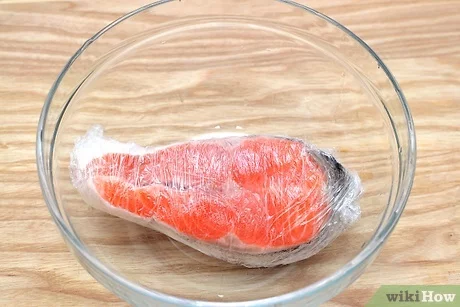 Can you defrost salmon in an hour?