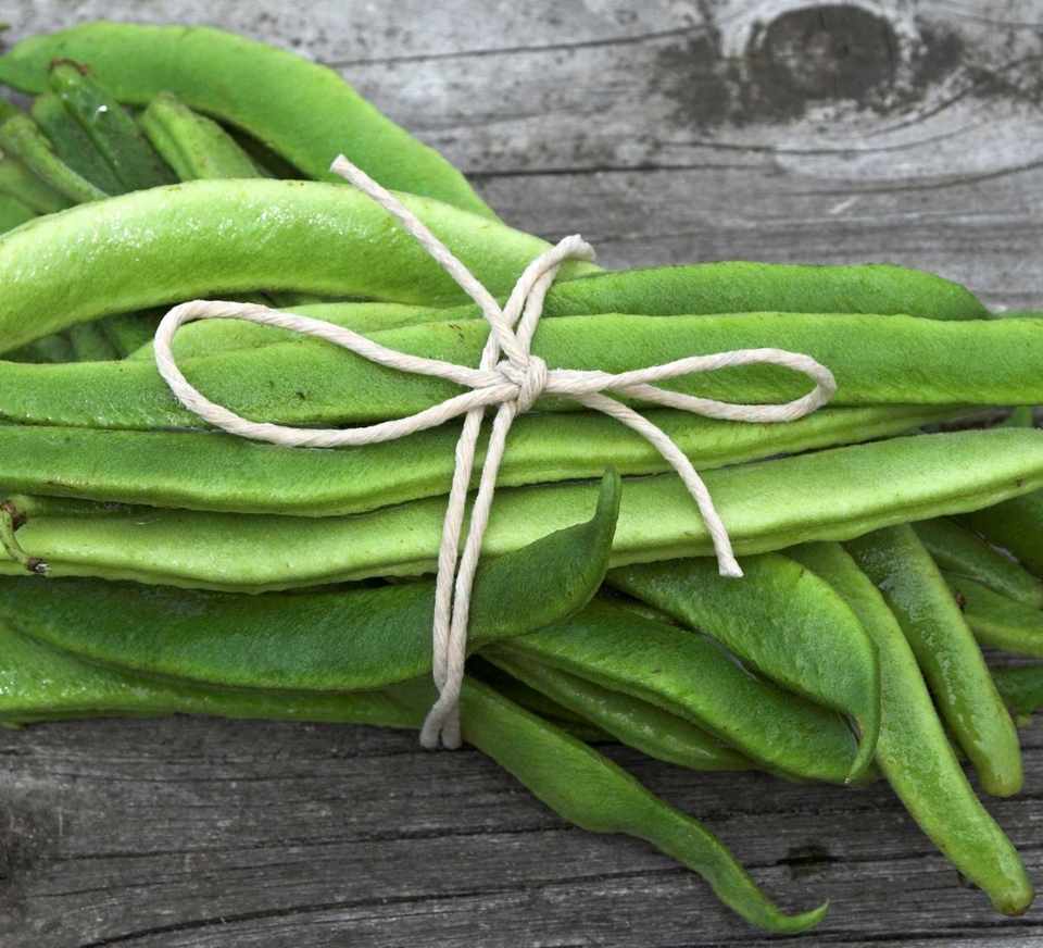 Can you eat large runner beans?
