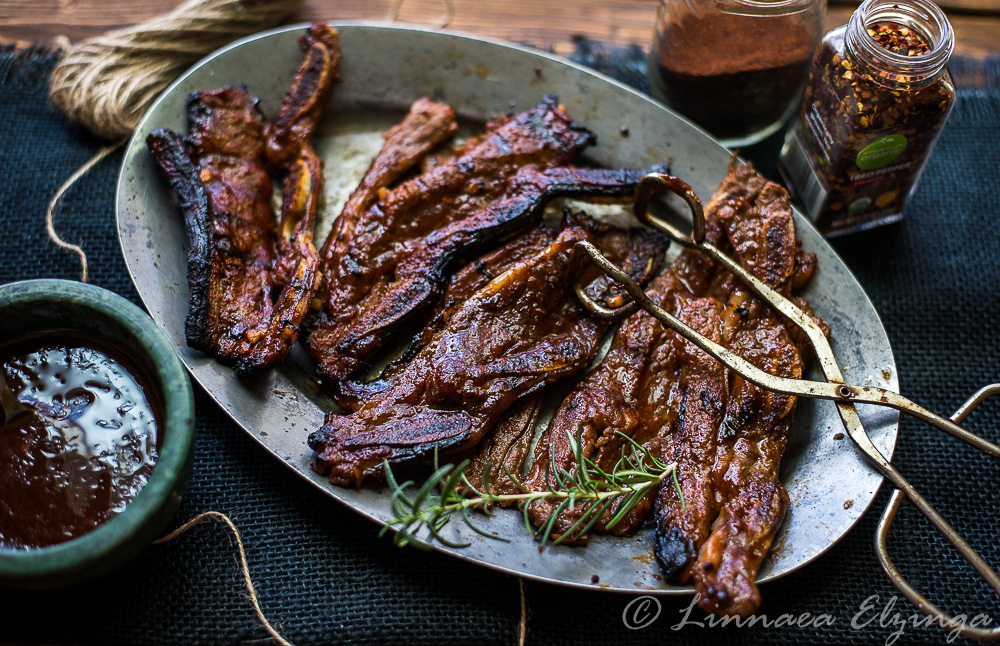 Can you eat the meat from beef bones?