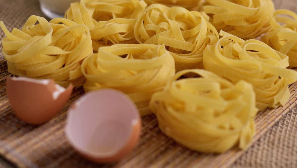 Can you freeze egg noodles in soup?