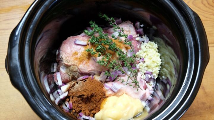 Can you put raw ingredients in a slow cooker?