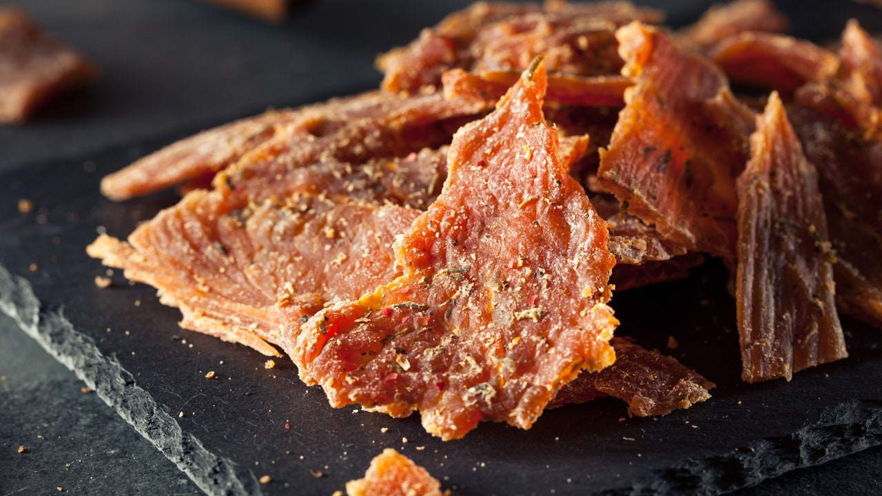 Can you use frozen meat to make jerky?