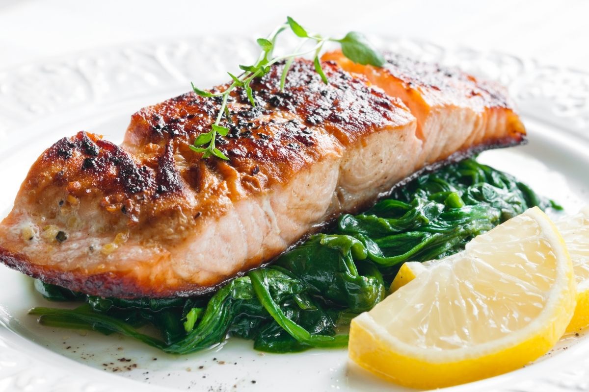 Can you warm up salmon in microwave?