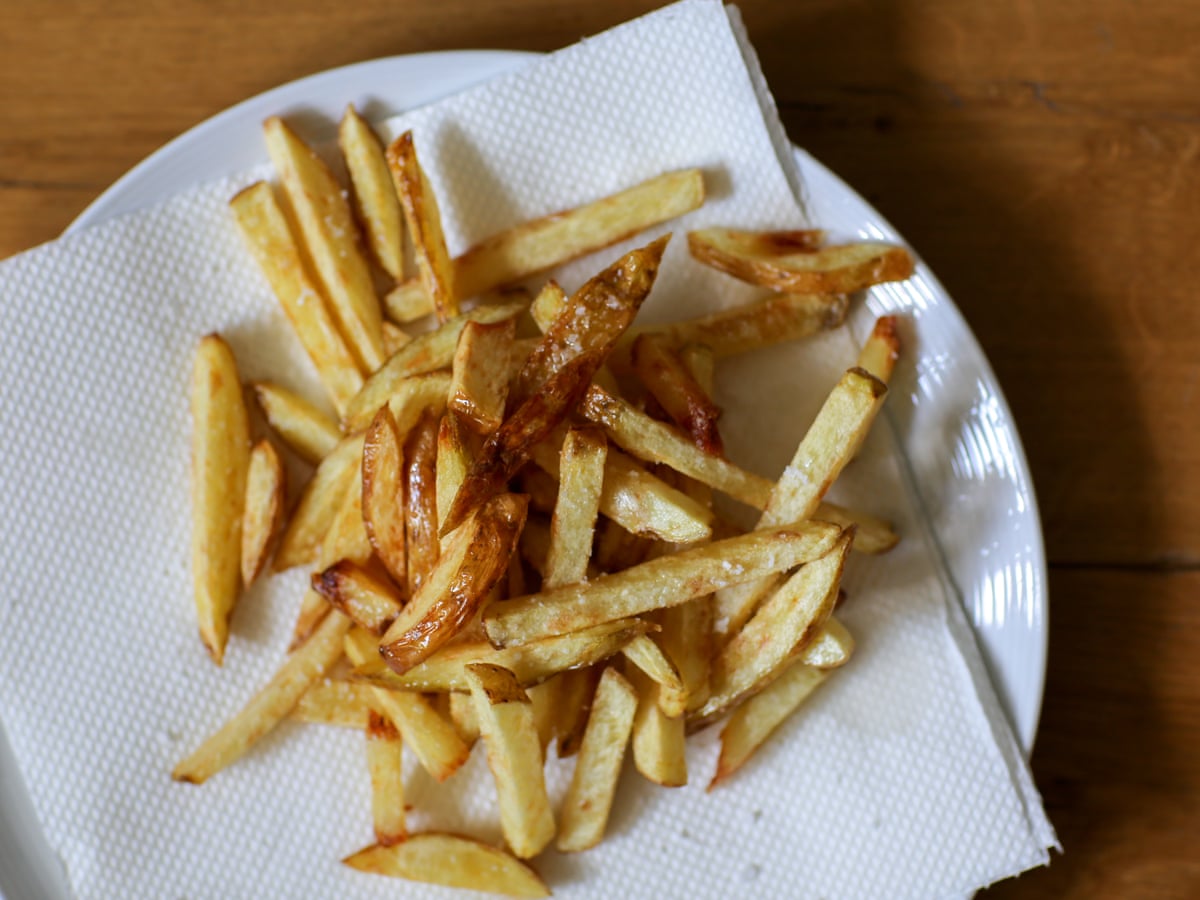 Do french fries soak up oil?