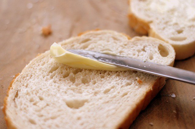 Do French people eat bread with butter?