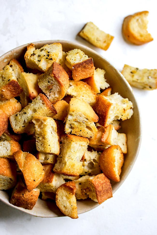 Do homemade croutons need to be refrigerated?