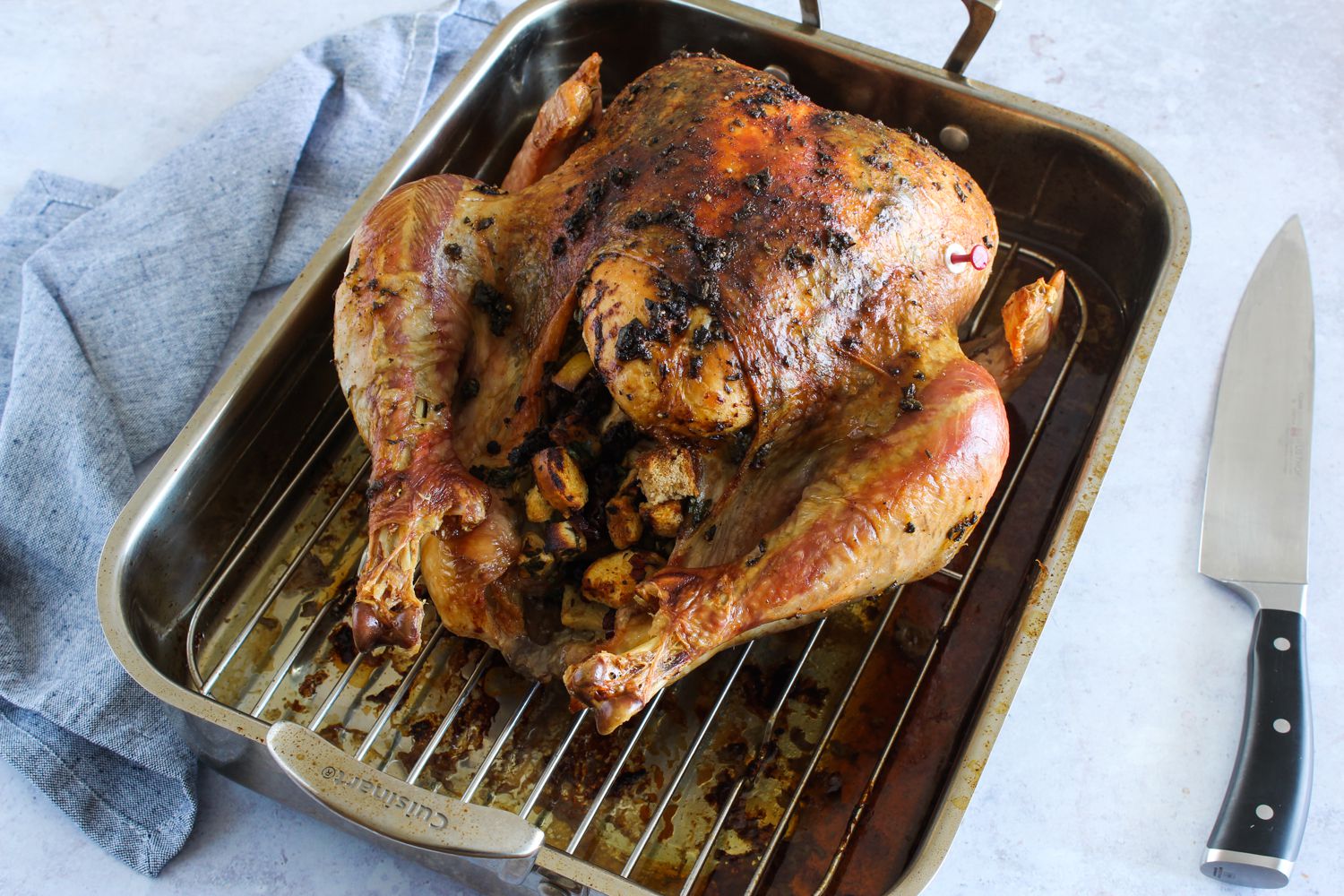 Do you cover a roast in a roasting pan?