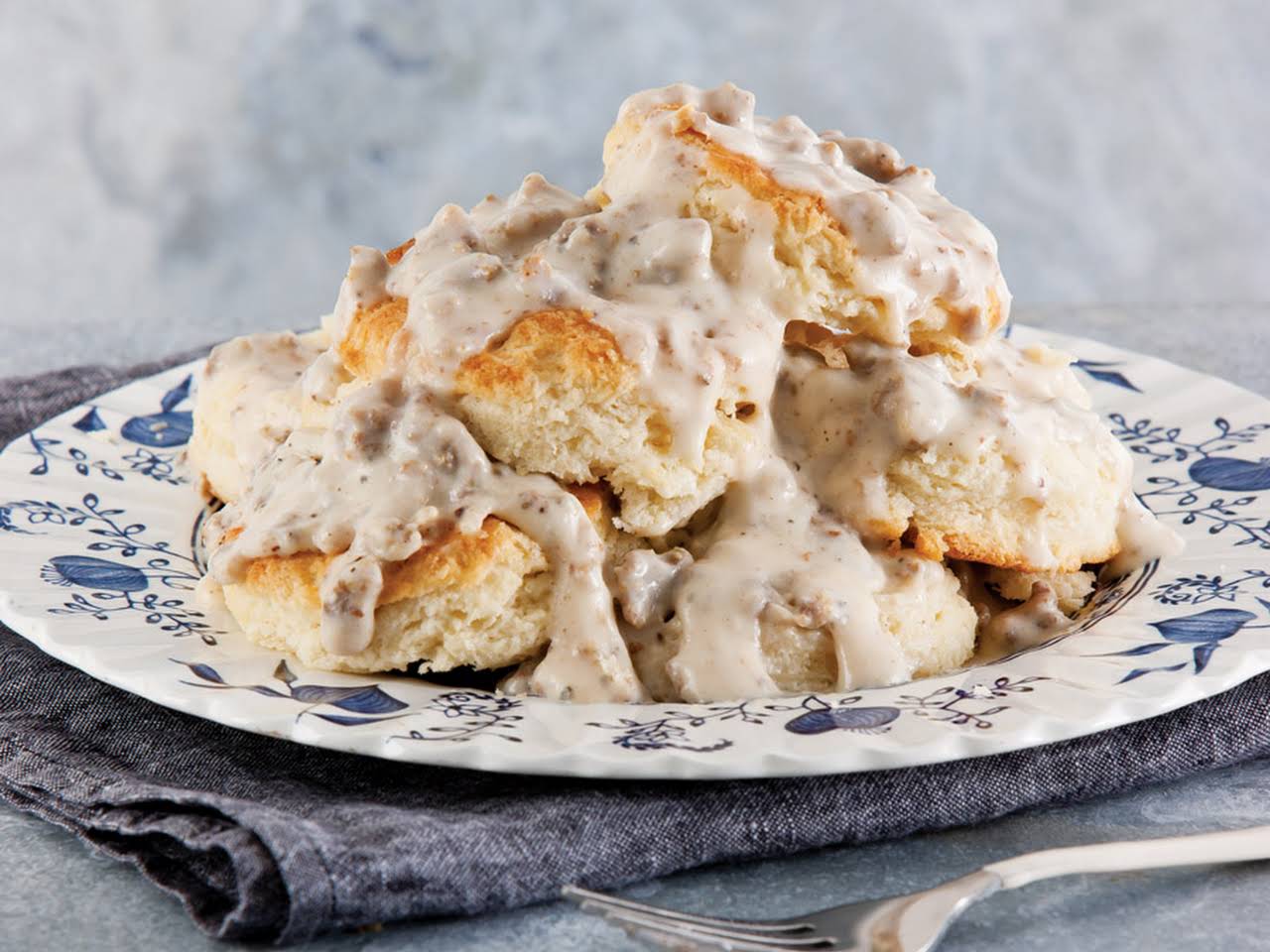 Do you make gravy with plain or self raising flour?