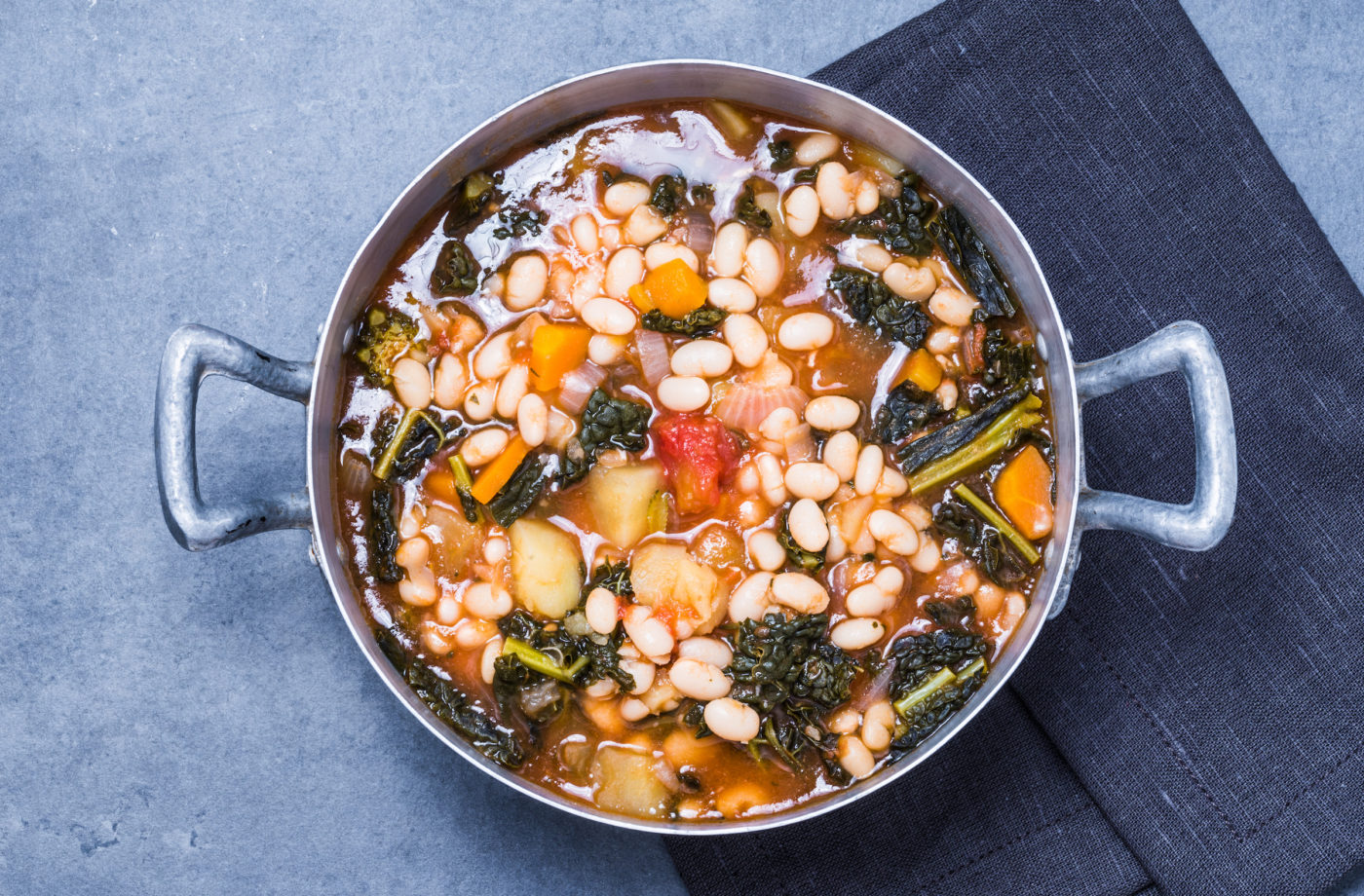 Does bean soup have a lot of protein?