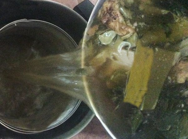 Does bone broth congeal in fridge?