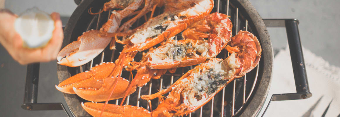 Does lobster taste fishy?