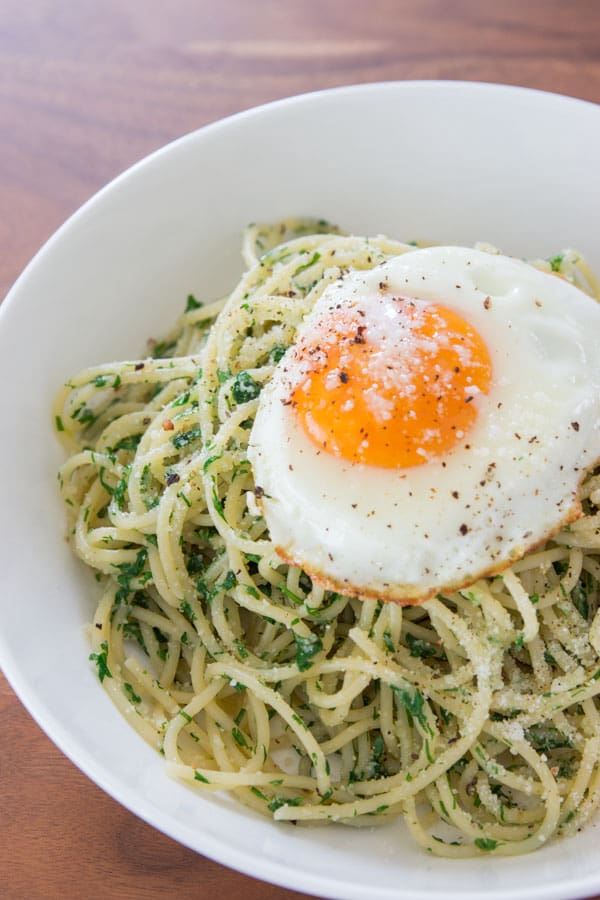 Does parsley taste good in spaghetti?
