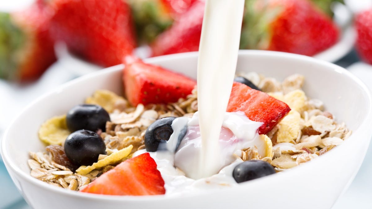 Does pouring milk over cereal creates a solution?