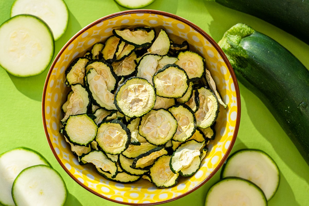 Does salt dry out zucchini?