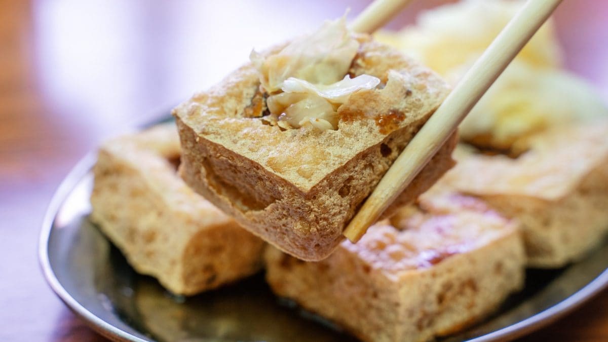 Does stinky tofu taste what it smells?