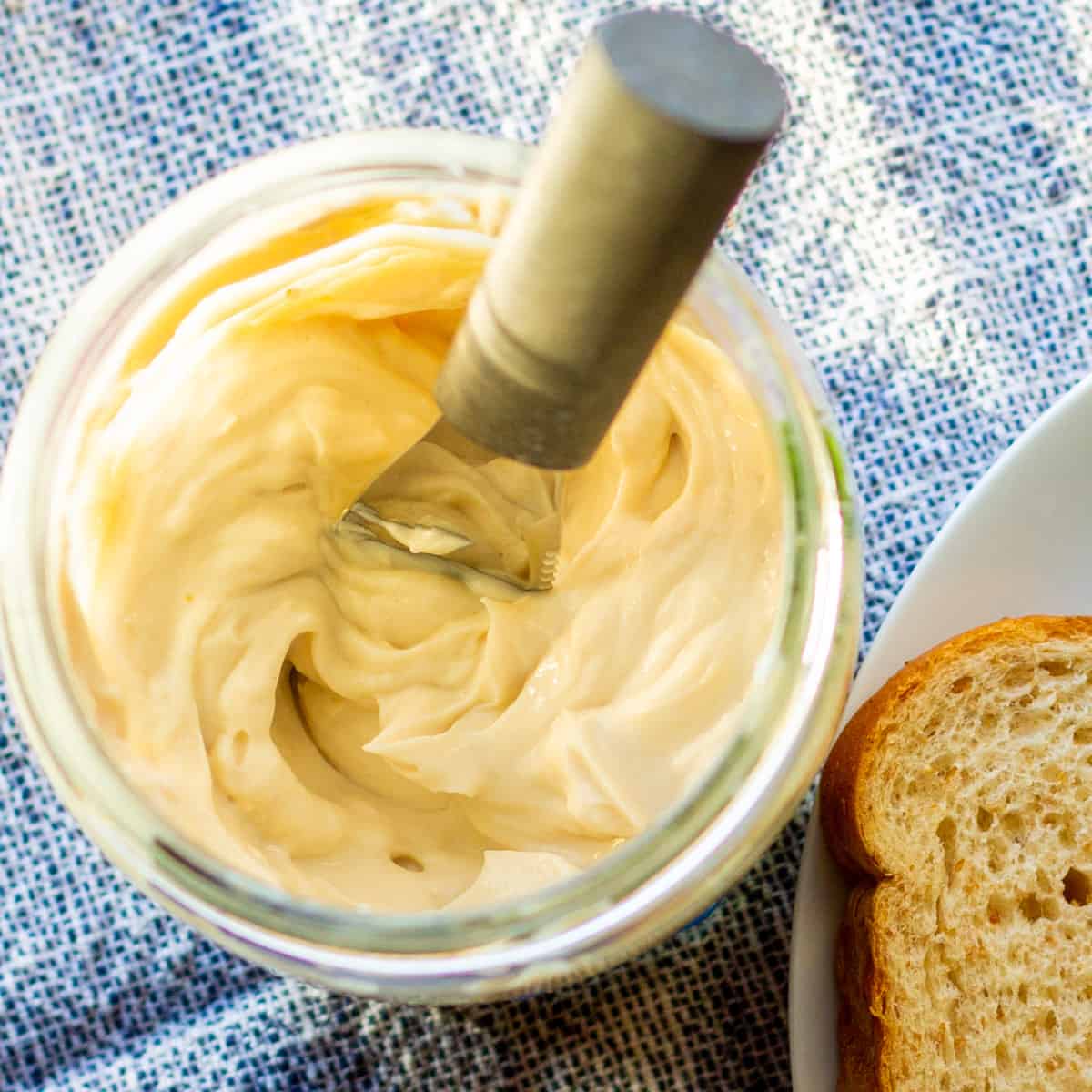 Does vegan mayo taste like Miracle Whip?