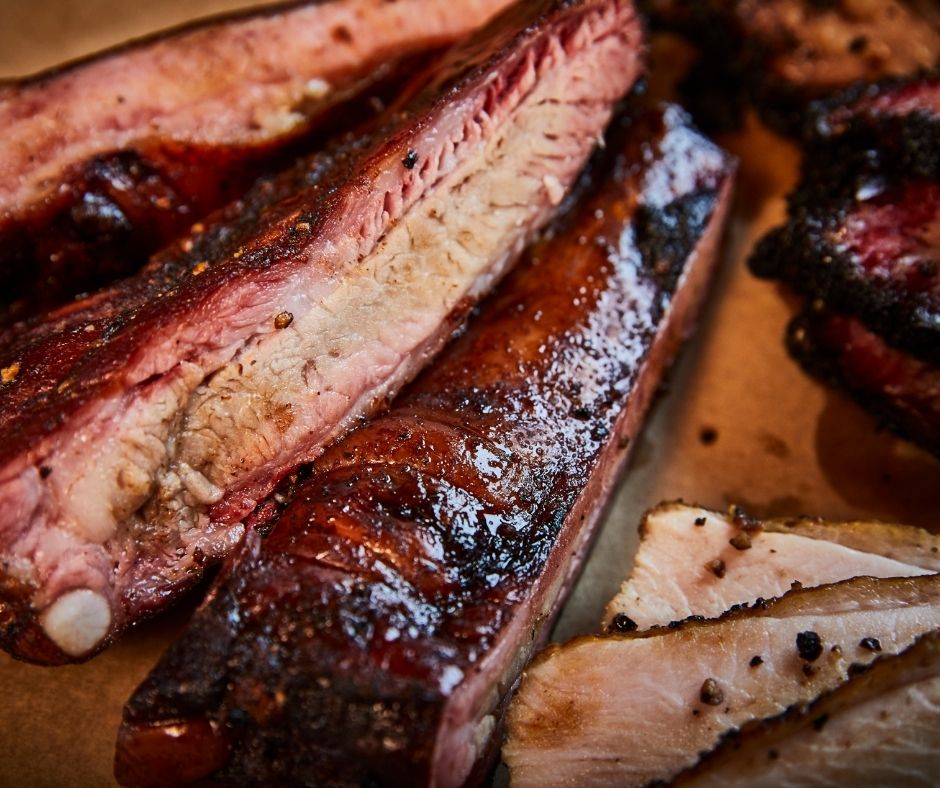 How do BBQ restaurants keep brisket warm?