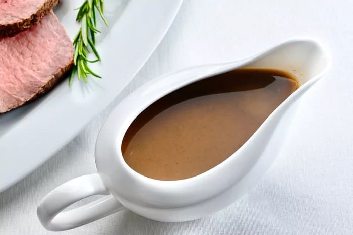 How do chefs thicken gravy?