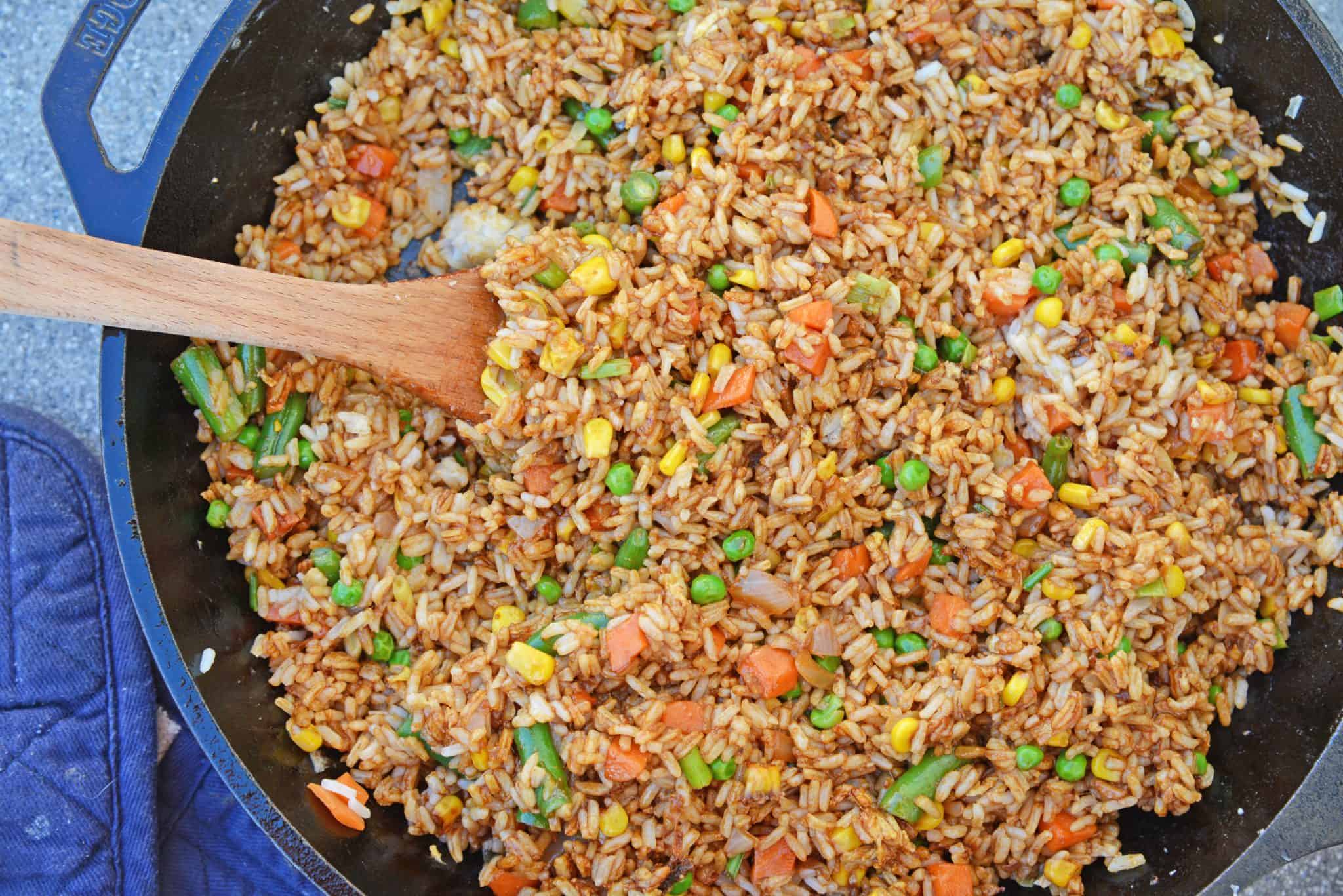 How do restaurants make fried rice taste?