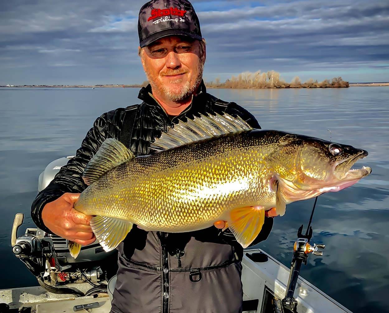 How do you catch walleye in the Columbia River?