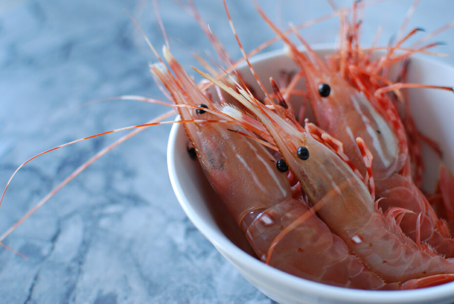 How do you cook frozen spot prawns?