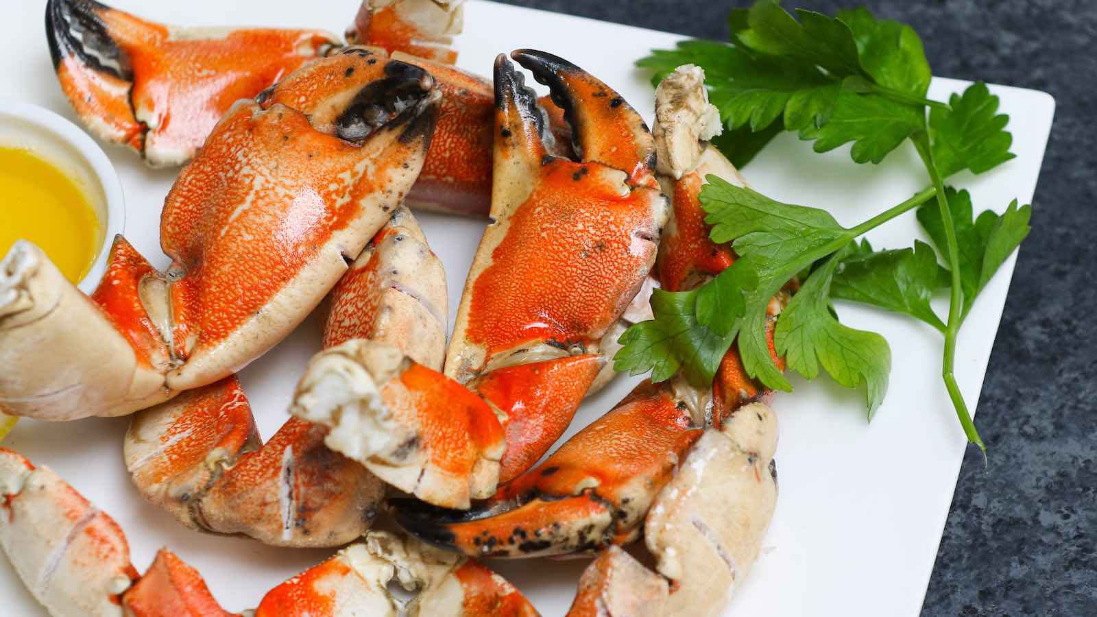 How do you cook fully cooked crab claws?