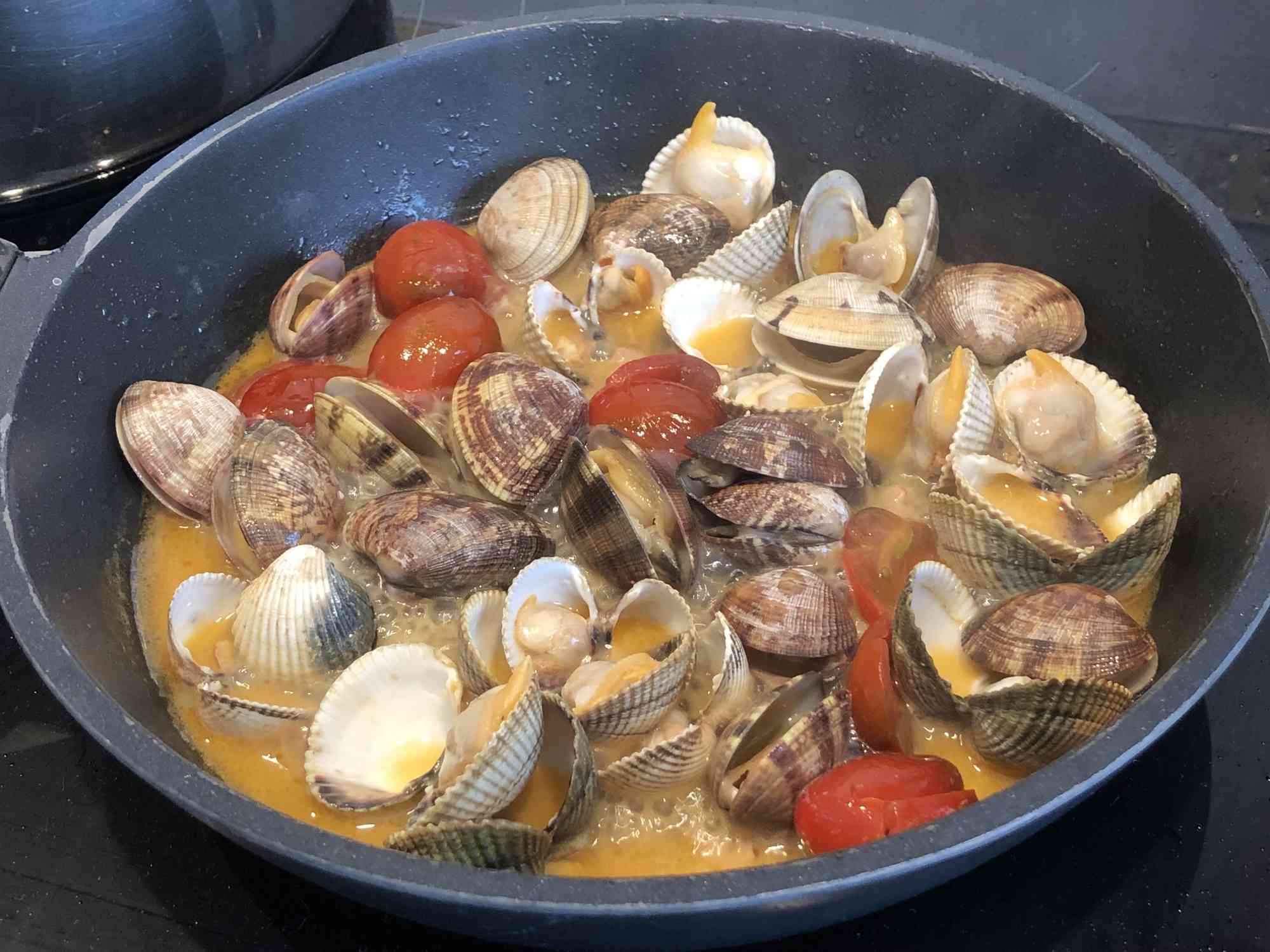 How do you cook live shellfish?