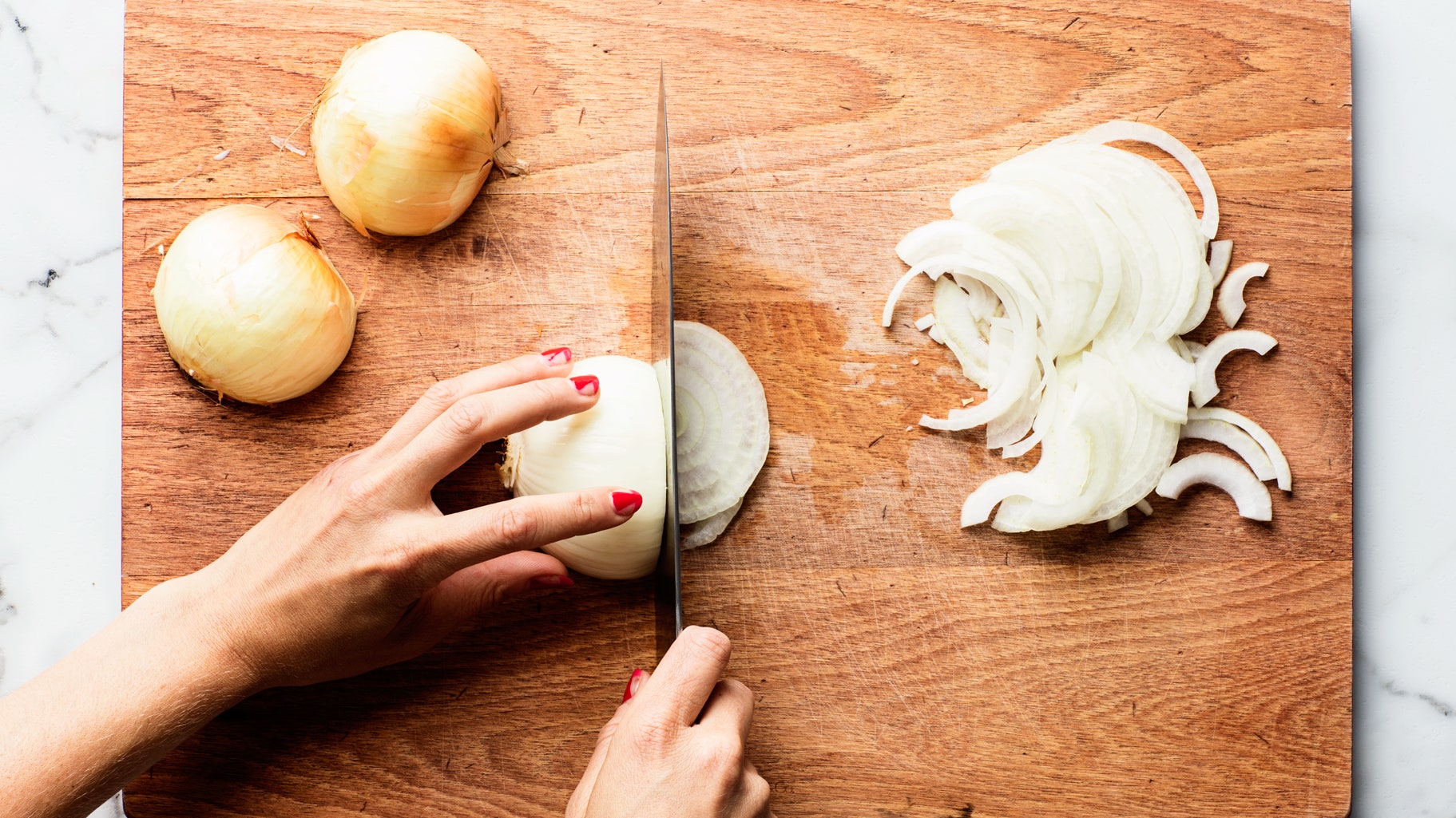How do you cut onions for onion soup?