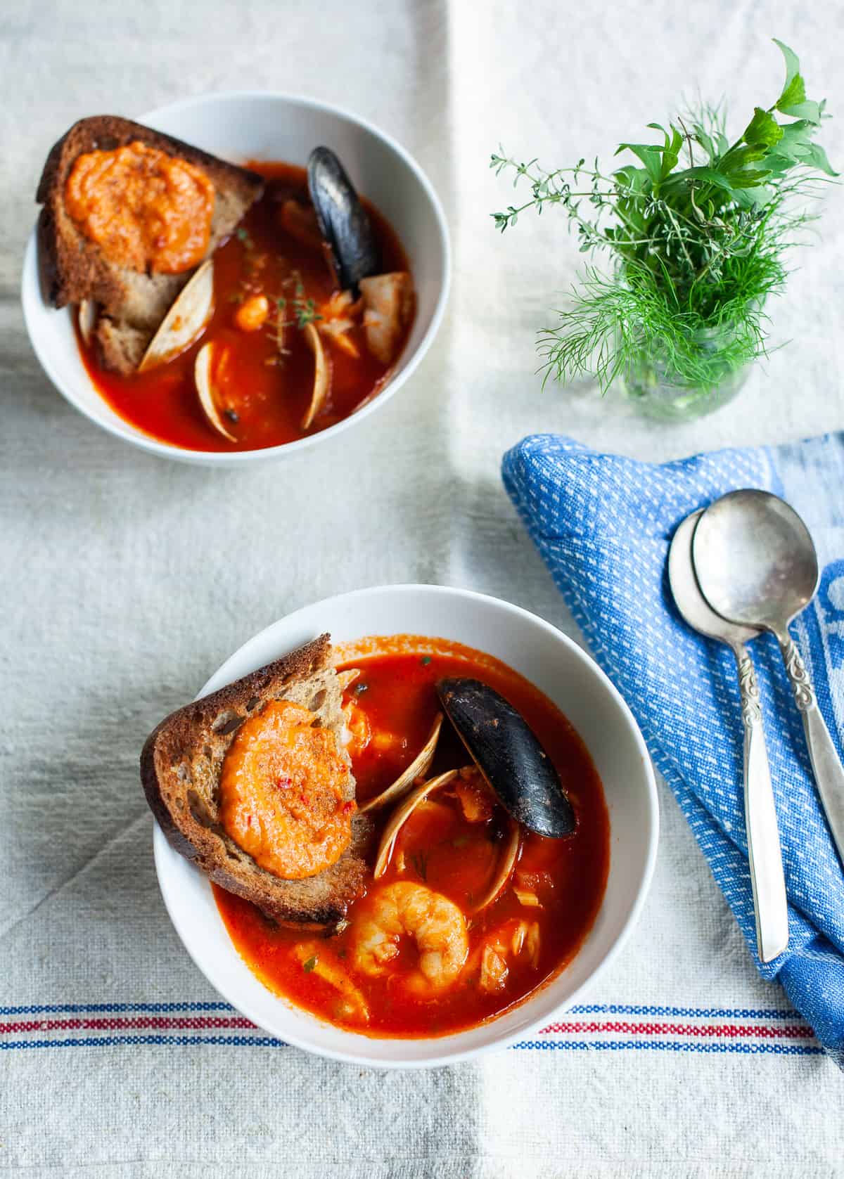How do you eat bouillabaisse?