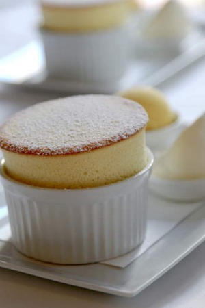 How do you make a souffle rise straight?