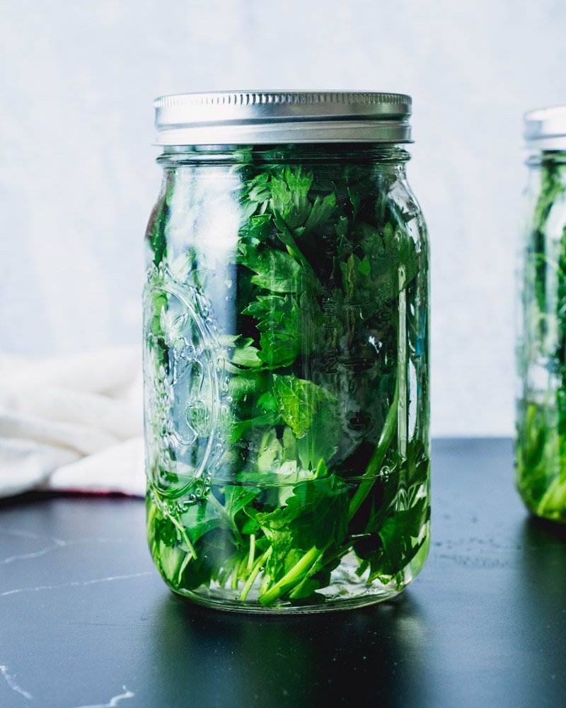 How do you prepare parsley for storage?