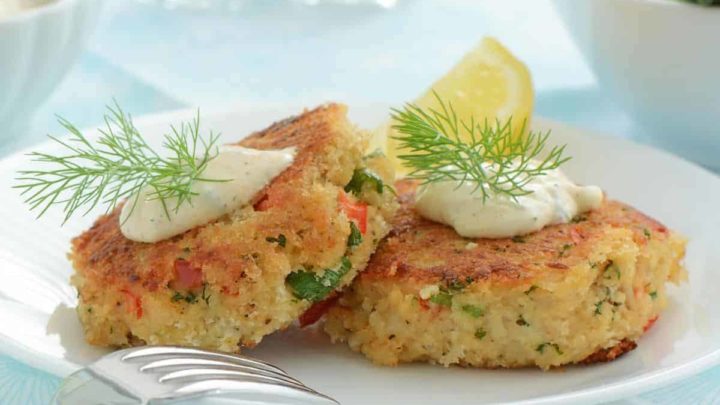 How do you thaw frozen crab cakes?