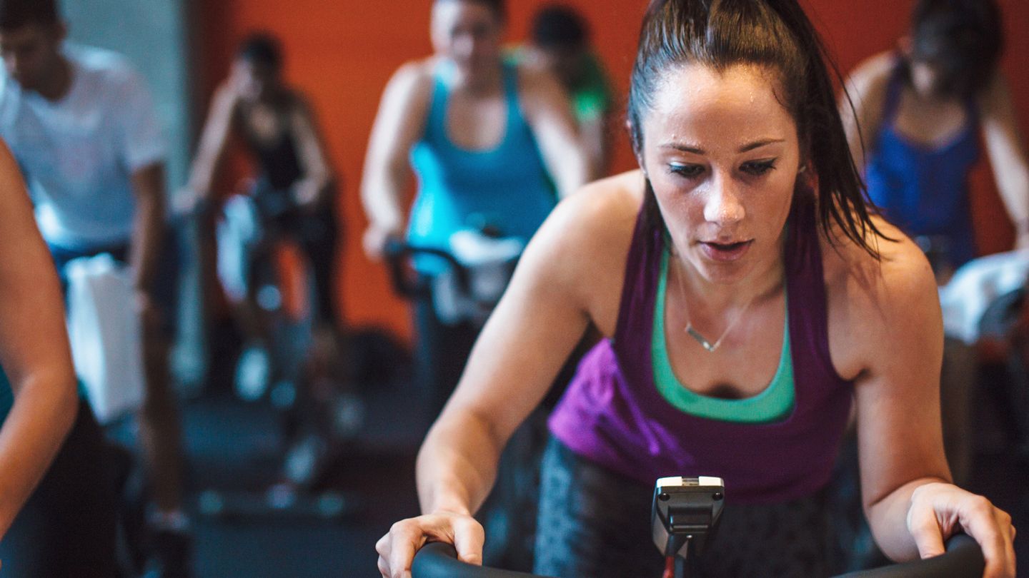 How does the length of an exercise session affect calories burned?