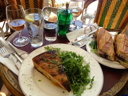 How long are lunches in France?
