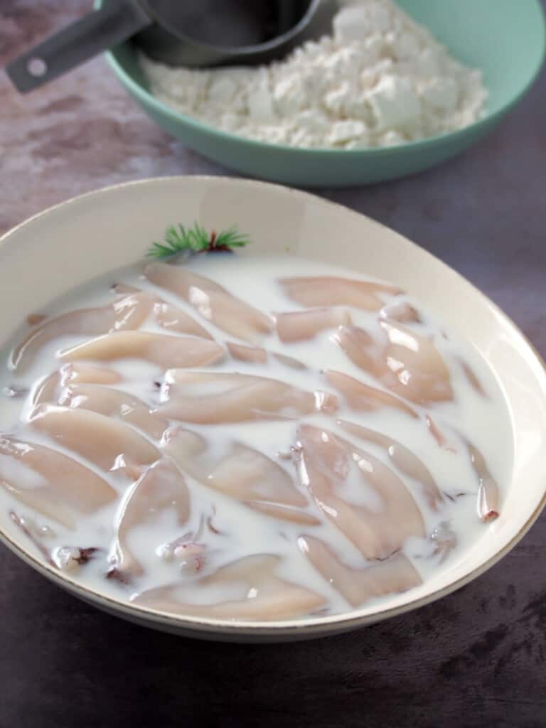 How long can you soak squid in milk?