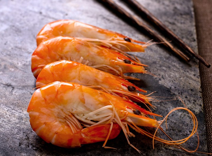 How long do cooked prawns last?