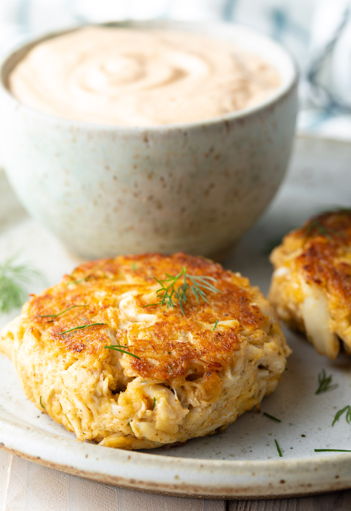 How long do you cook crab cakes on each side?