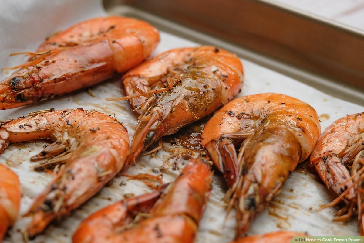 How long do you cook frozen prawns in a pan?