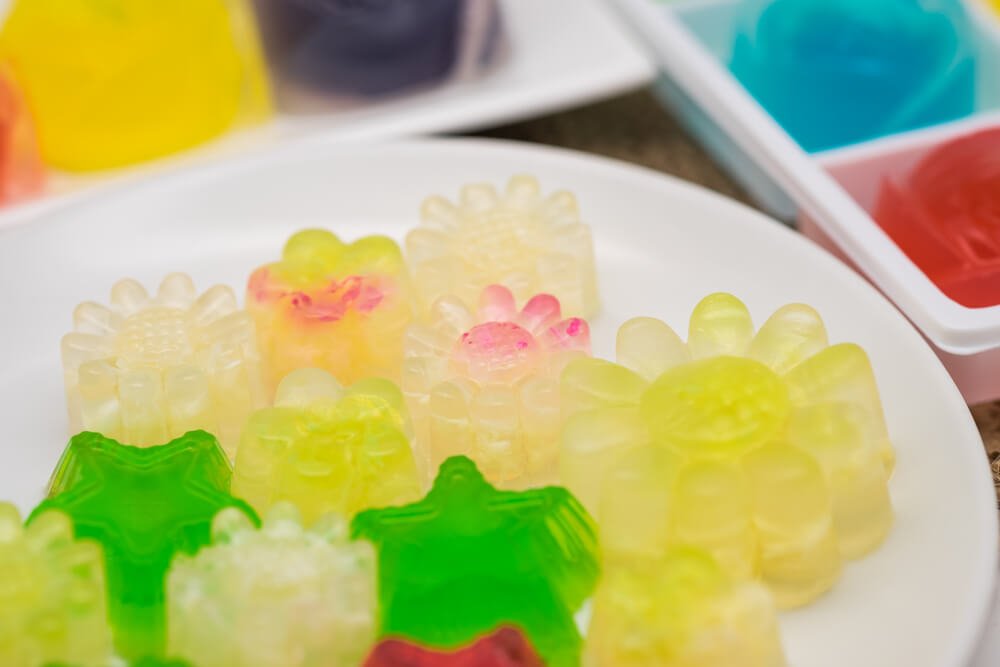 How long does gelatin take to freeze?