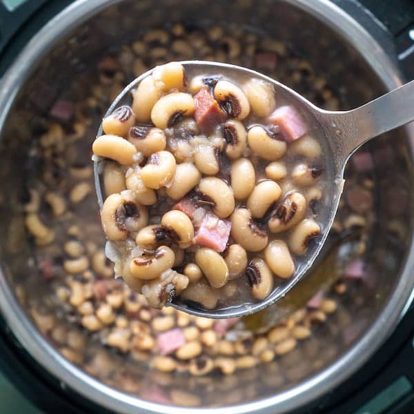 How long does it take to cook black-eyed peas without soaking?