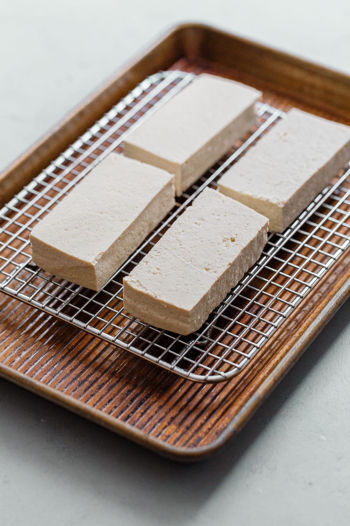 How long should you flatten tofu?