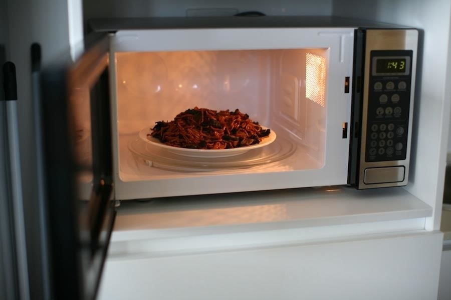How long should you heat up food in oven?