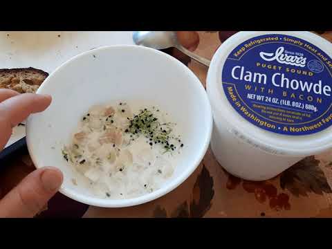 How many calories are in a bowl of clam chowder?